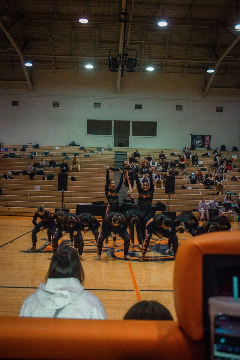 Baker Classic: Baker cheer and dance – The Baker Orange